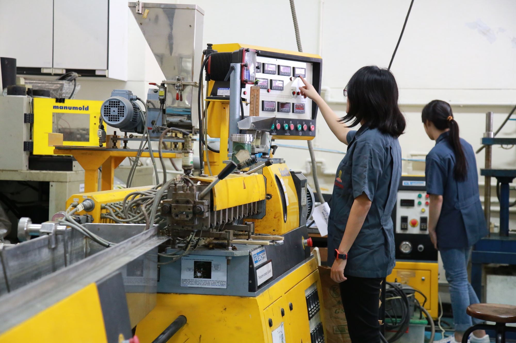 CENTER OF EXCELLENCE IN PARTICLE AND MATERIAL PROCESSING TECHNOLOGY ...